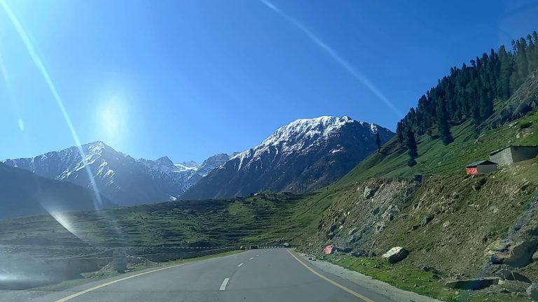 Complete Guide to Naran and Kaghan Valleys 2025 - Rozefs Tourism