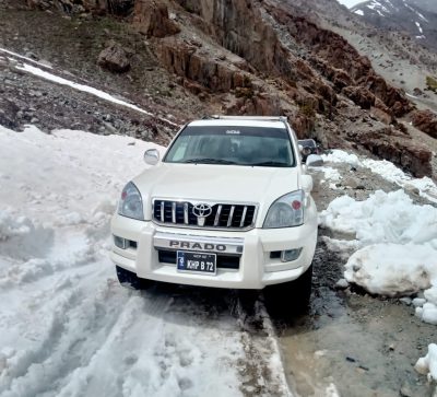 Rent a Car in Hunza and Gilgit | SUVs & Sedans- Rozefs Tourism